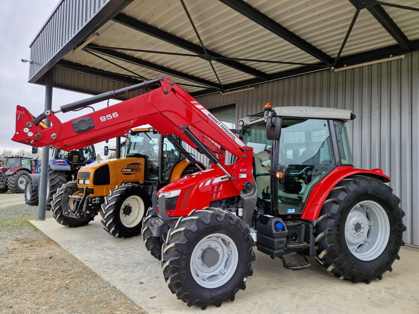 MASSEY FERGUSON 5613 DYNA 4
