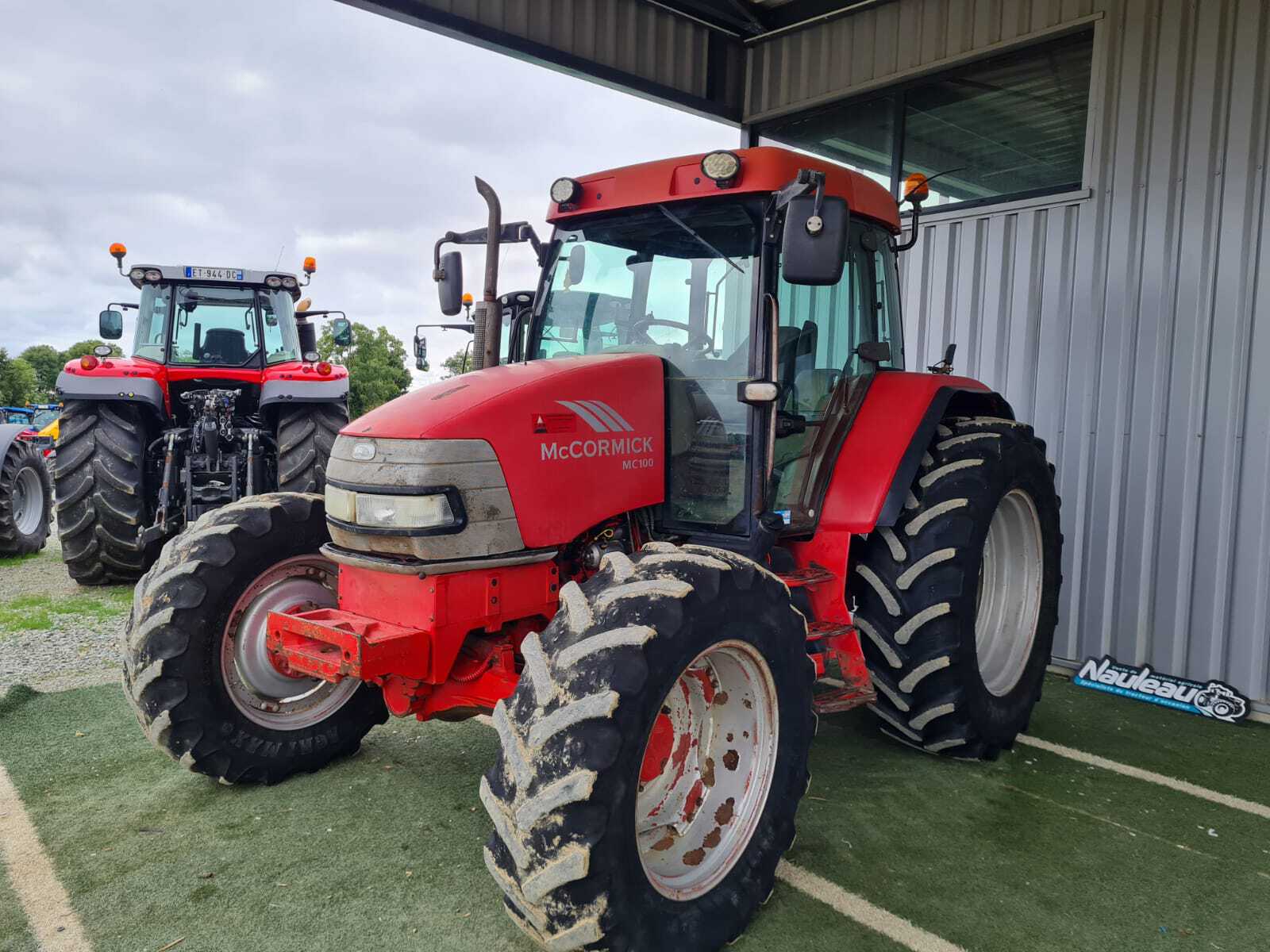 NAULEAU Le specialiste des tracteurs et du materiel agricole d'occasion en vendée