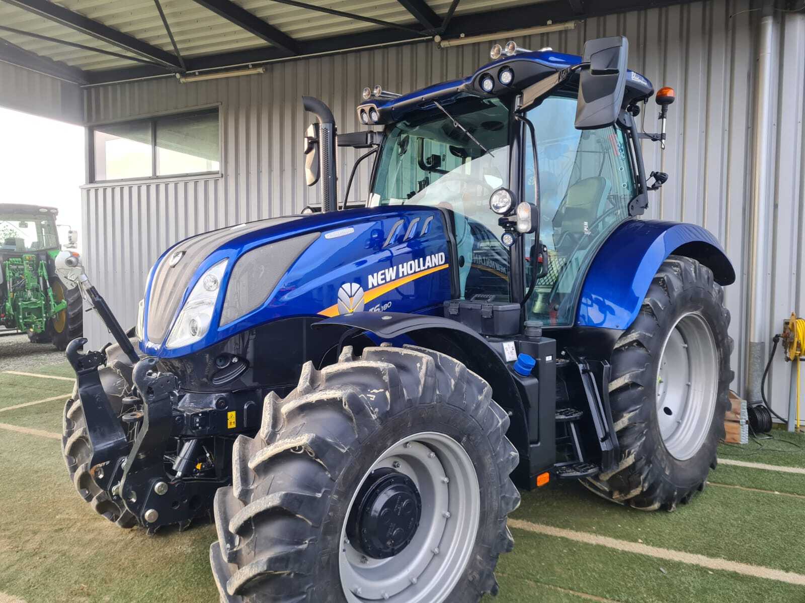 NEW HOLLAND T6.180 DC
